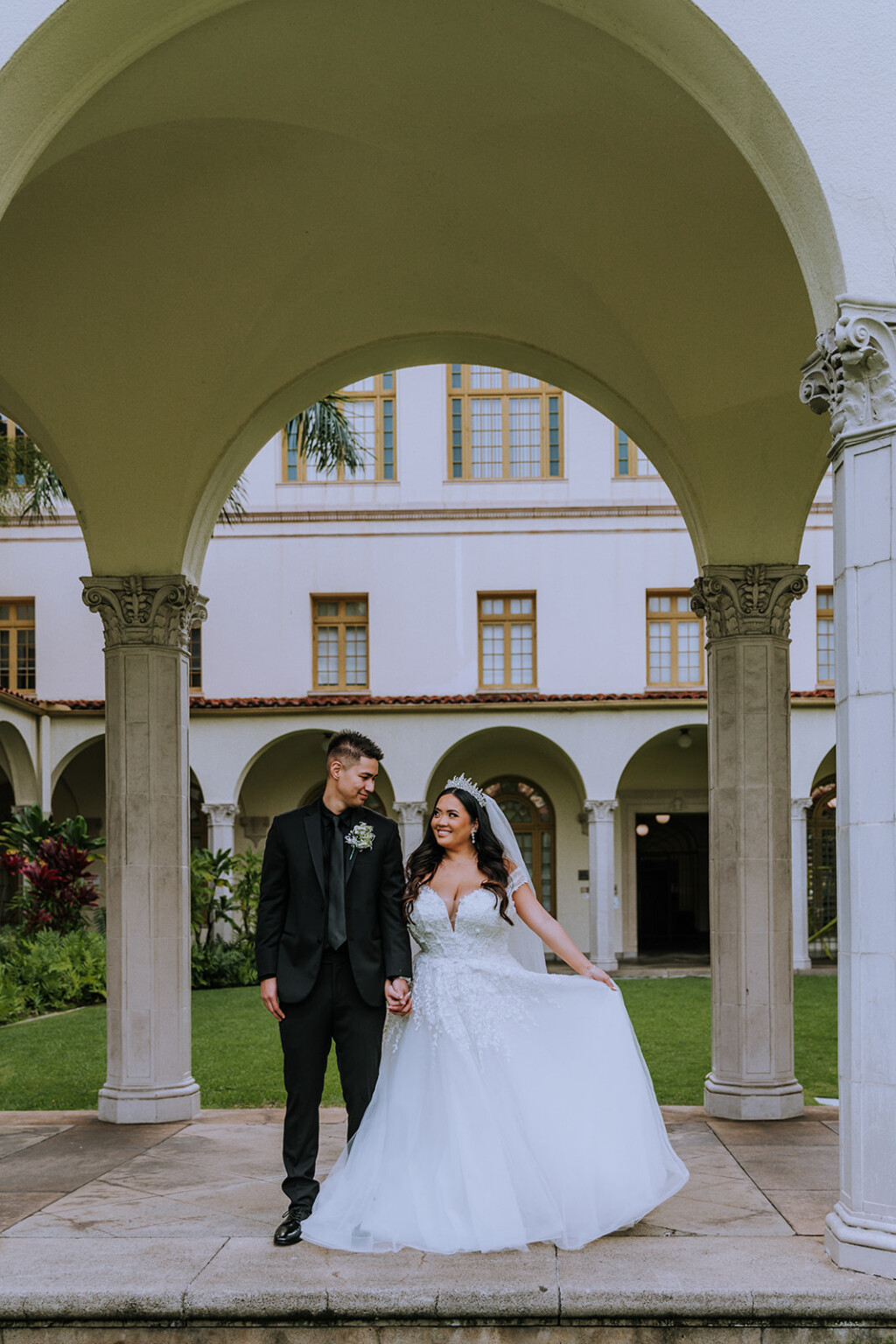 BRIDE GUIDE: Tips for the Best Wedding Photos - Anela Benavides